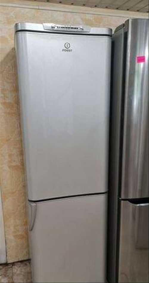 Холодильник бу Indesit 2м