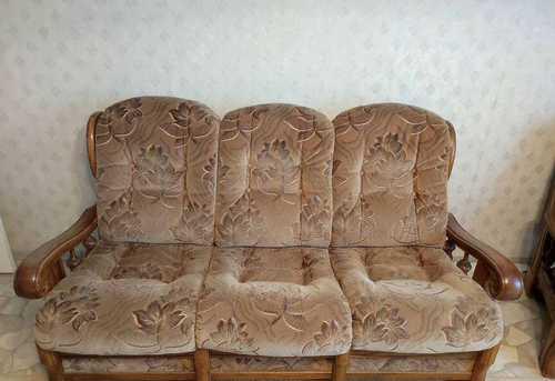 Комплект из диванов и кресла