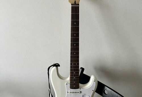 Fender stratocaster белый