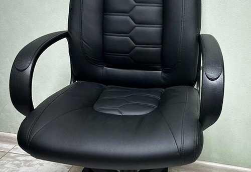 Компьютерное/офисное кресло черное(экокожа)