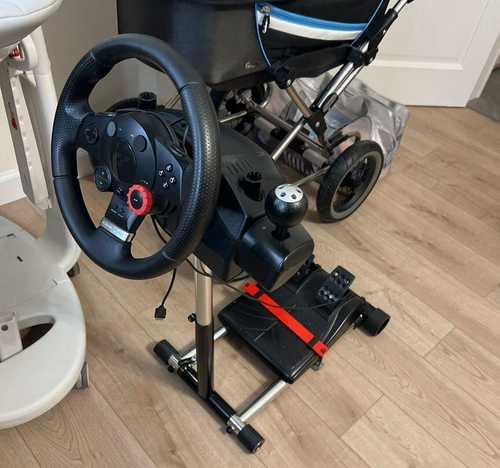 Logitech driving force gt + wheel stand pro