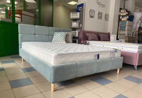 Кровать двухспальная мягкая