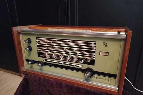 Винтажный радиоприемник рига-102