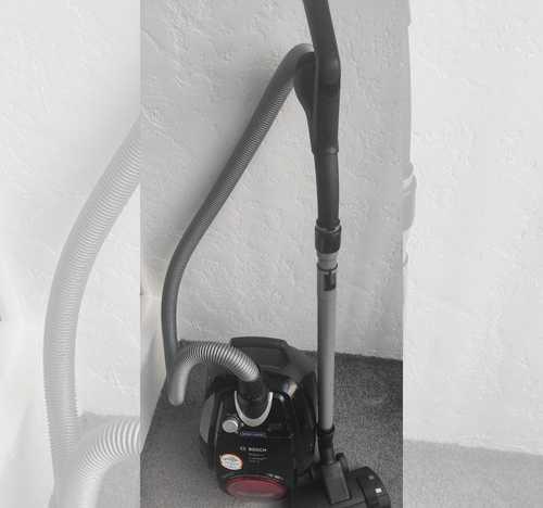 Продаю пылесос bosch 2500 power