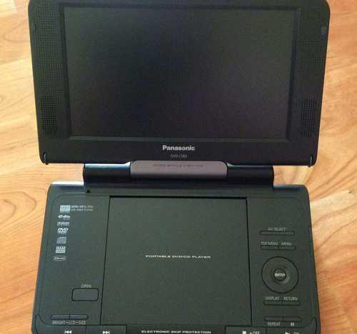 Портативный dvd проигрыватель Panasonic LS83