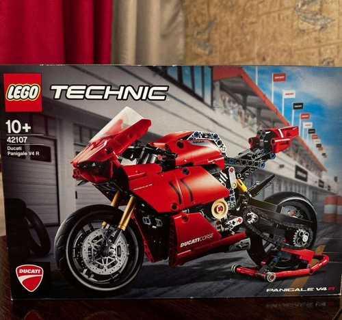 Lego Technic Ducati Panigale V4 R 42107