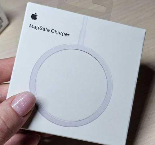 Apple magsafe charger / беспроводная зарядка