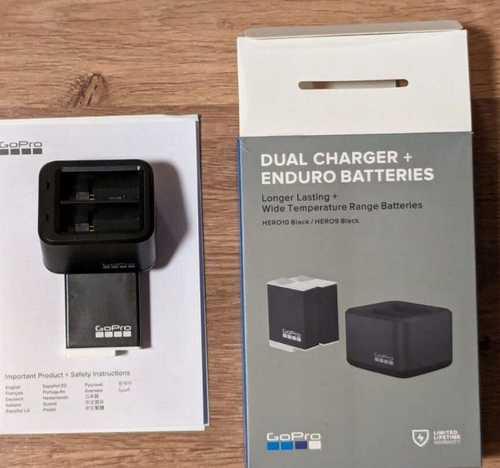 GoPro Dual charger + Enduro batteries