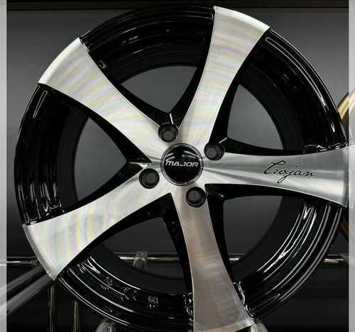 Новые диски R16 4x100 Vossen