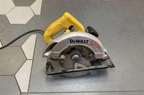 Циркулярная (дисковая) пила DeWalt DWE560-KS