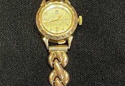 Золотые часы женские Чайка