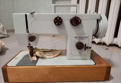 Швейная машинка Чайка 143А с электроприводом