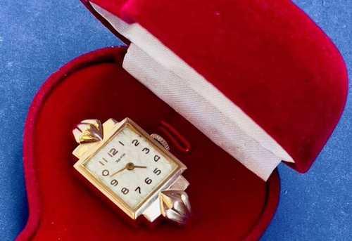 Золотые часы Заря 583 СССР женские
