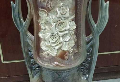 Керамическая ваза с лепниной