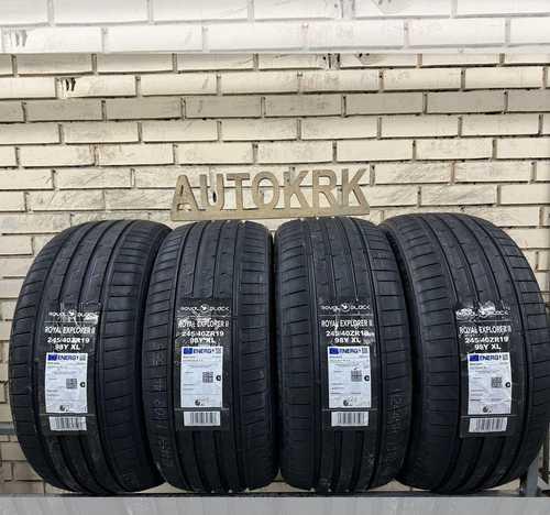 Royal Black Royal Explorer II 245/40 R19 98Y