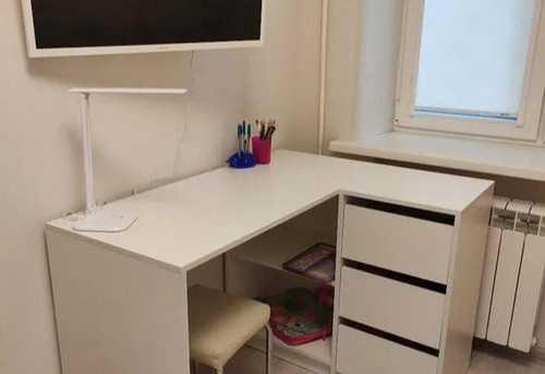 Письменный стол для школьника угловой