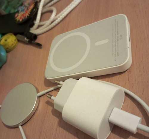 Powerbank apple с зарядным устройством