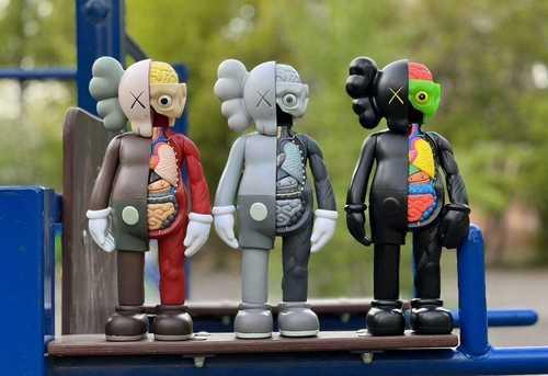 Коллекционные фигурки Kaws