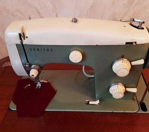 Швейная машинка Veritas в тумбе
