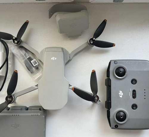 Квадрокоптер DJI Mavic Mini 2 Combo