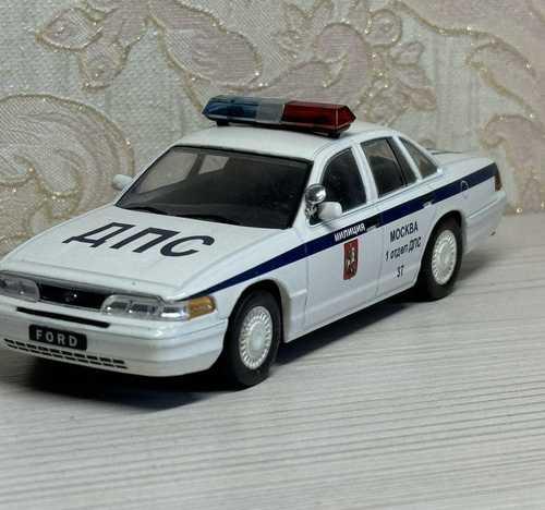 Модель автомобиля Ford Crown Victoria