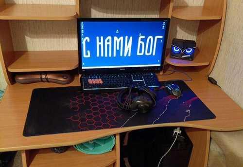 Компьютерный стол, компьютер