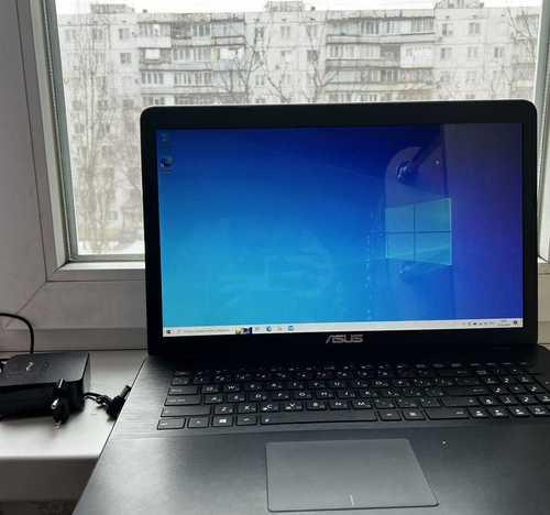 17.3" ASUS X751M, 120 ГБ, Pentium N3540, RAM 4 ГБ, GeForce 920M 1 ГБ