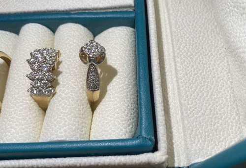 Золотое кольцо с бриллиантом женское