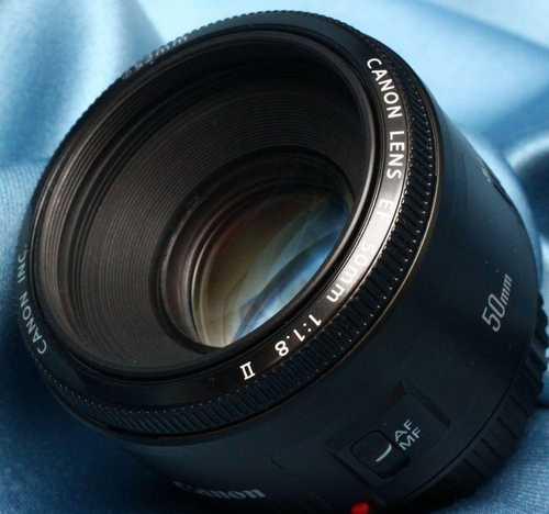 Canon EF 50mm f/1.8 II почти новый