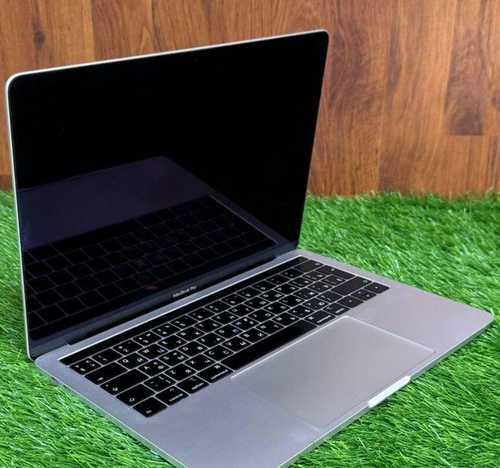 Ноутбук MacBook Pro 13 2019 8 / 256 GB, Intel i5