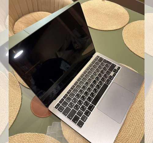 Apple macbook air 2020 i3 8GB Ram