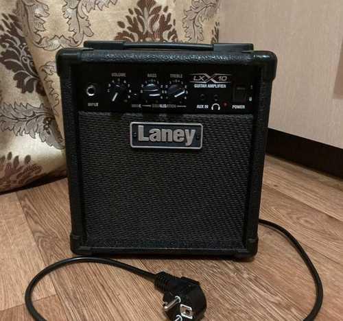 Гитарный комбоусилитель Laney LX10 Black