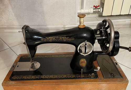 Швейная машинка Подольск 1-м