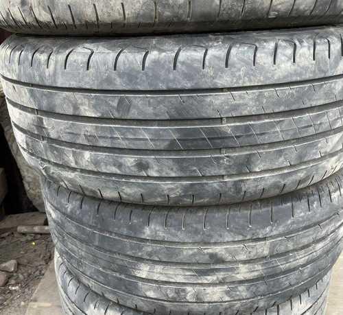 Goodyear EfficientGrip 215/55 R17