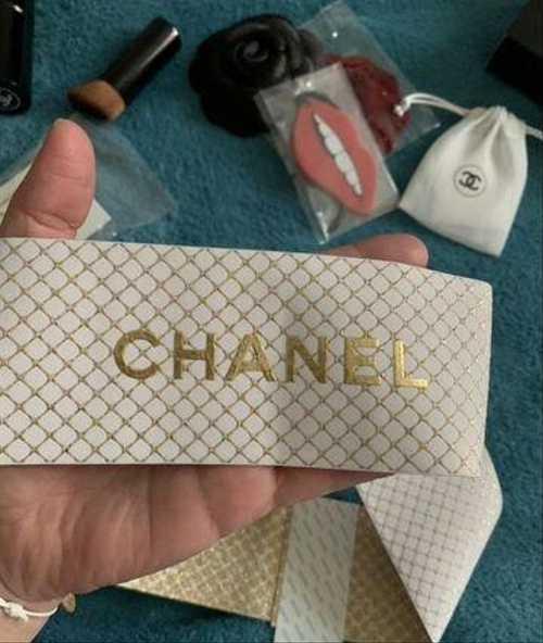 Chanel vip gift брелок значок