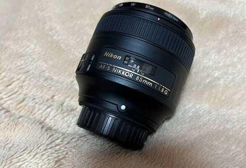 Nikon AF-S 85mm 1:1.8 G