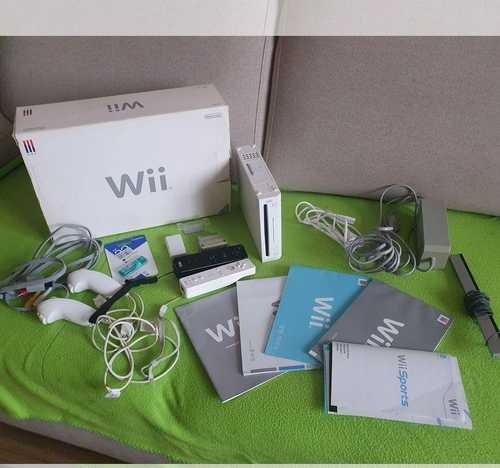 Nintendo Wii (прошитая, много игр) состояние новой