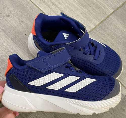 Кроссовки adidas 26