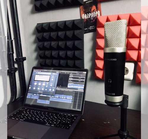 Микрофон M-audio Vocal Studio (USB)