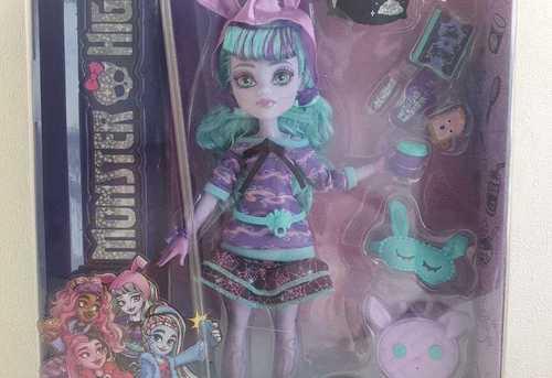 Кукла Monster High Твайла (creepover party)