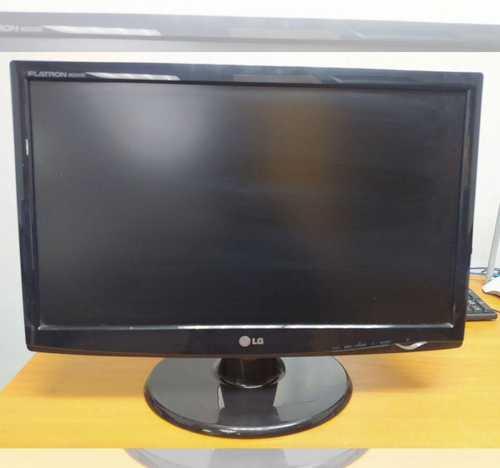 Монитор LG Flatron W2243S