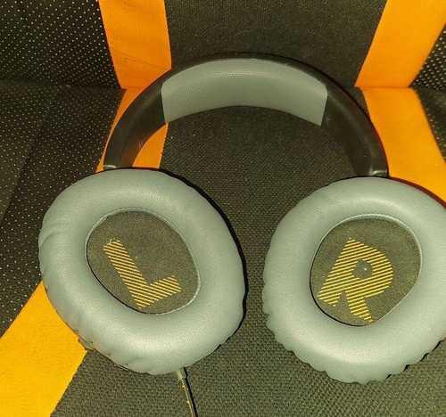 Наушники JBL Quantum200