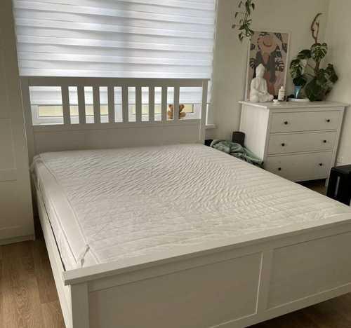 Кровать двуспальная hemnes с матрасом IKEA