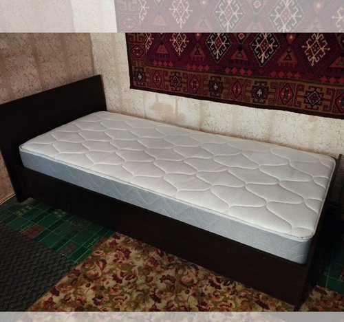 Кровать с матрасом(стоимостью 19000)