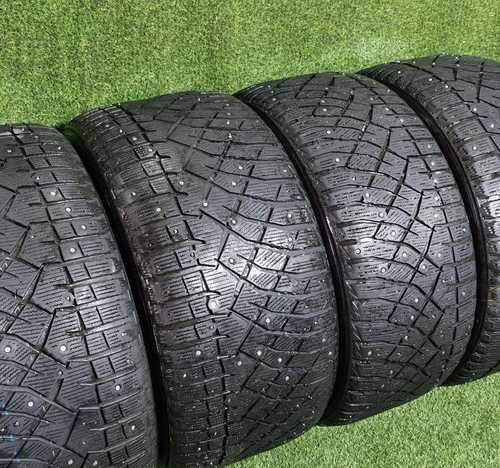 Nitto Therma Spike 275/40 R20 и 315/35 R20 106T
