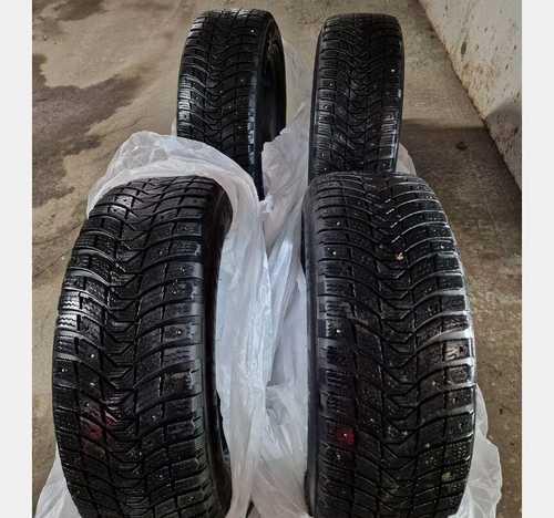 Michelin Latitude X-Ice North 3 215/60 R16 99T