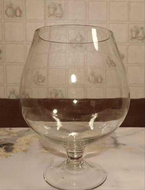 Стеклянная ваза-бокал