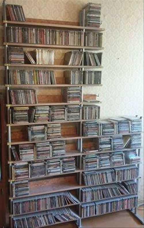 Коллекция CD (в осн. джаз) с полками для хранения