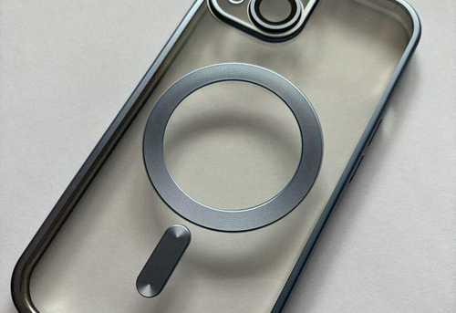 Чехол на iPhone 15 силиконовый с защитой камеры