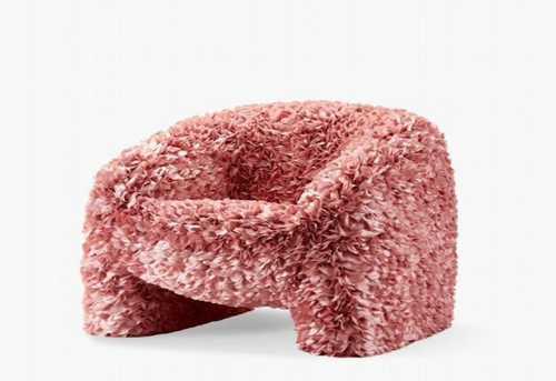 Кресло из ткани-лепестков